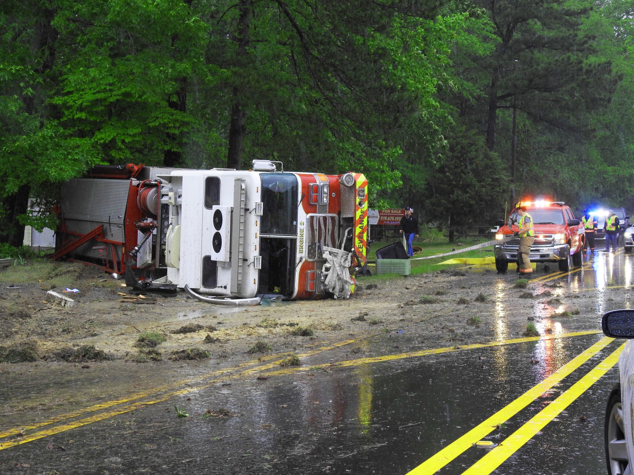 3 Firefighters Injured When Fire Truck Overturns – JoCo Report