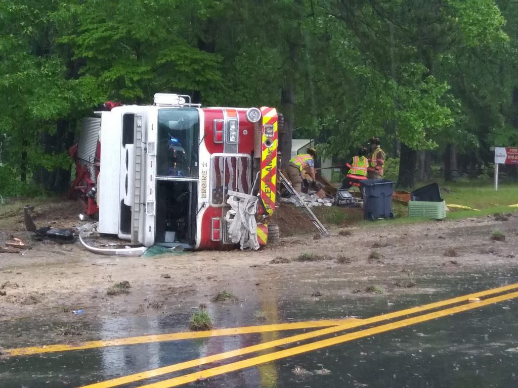 3 Firefighters Injured When Fire Truck Overturns – JoCo Report