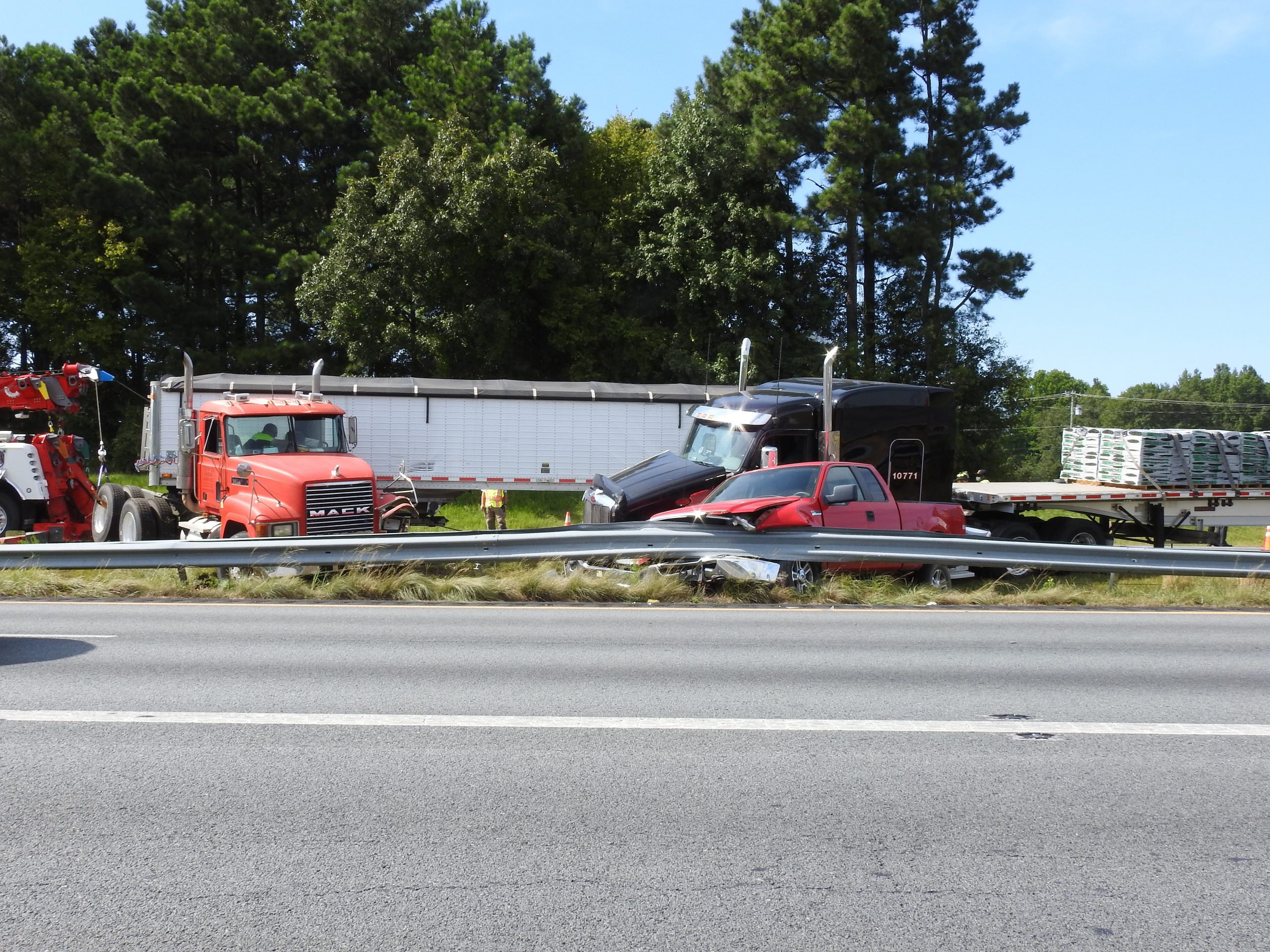 Two Tractor Trailers Pickup Collide On Interstate 95 Joco Report