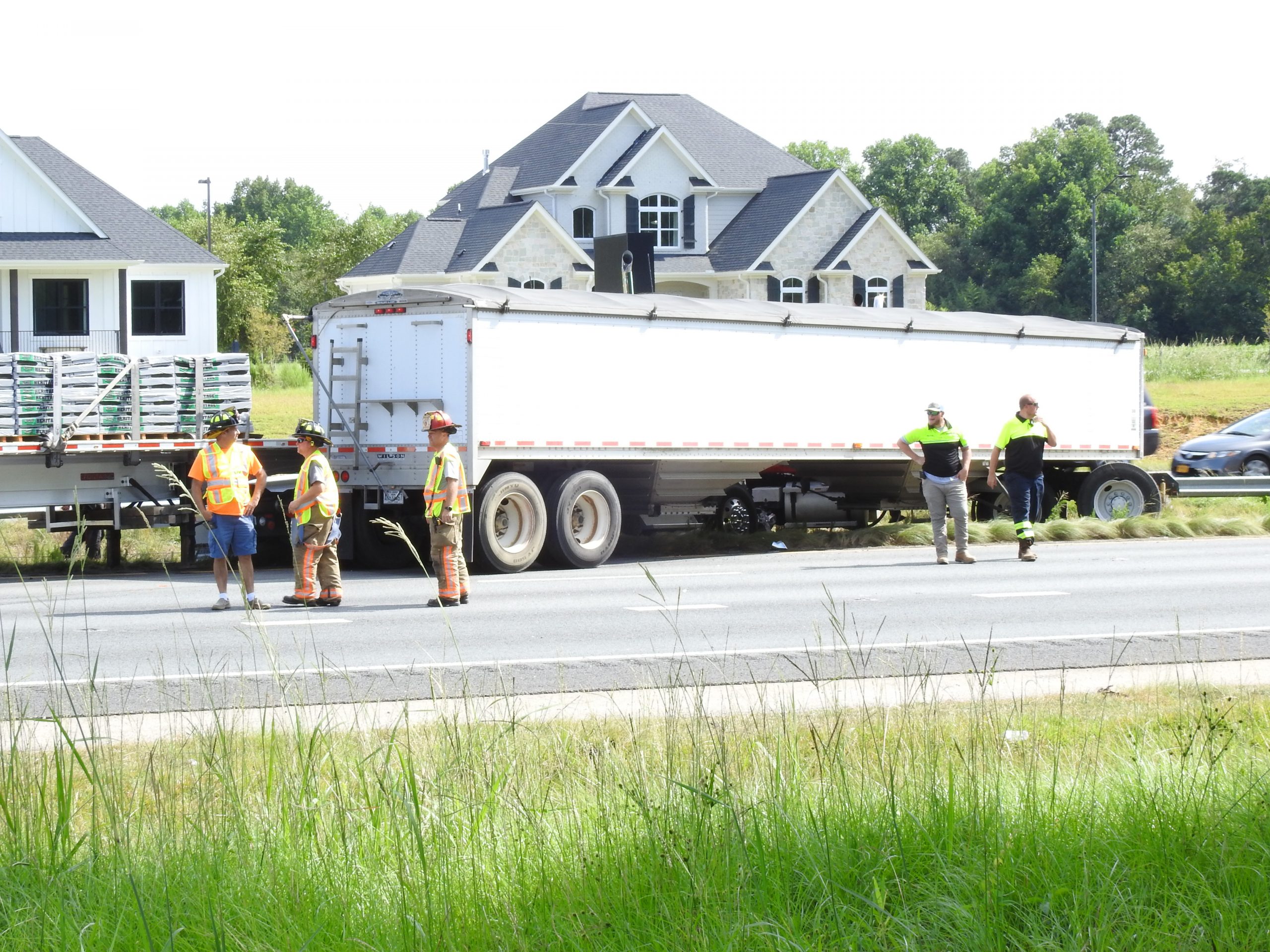 Two Tractor Trailers Pickup Collide On Interstate 95 Joco Report