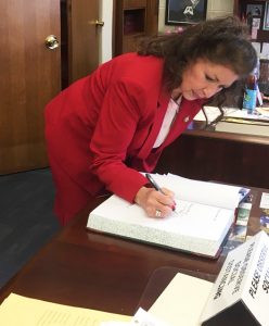 Rep. Donna White Sworn-In For 2021-22 Legislative Session | JoCo Report