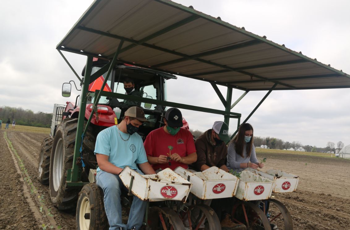 UMO President Dr. Ed Croom Shares Farm Experiences With Ag Students ...
