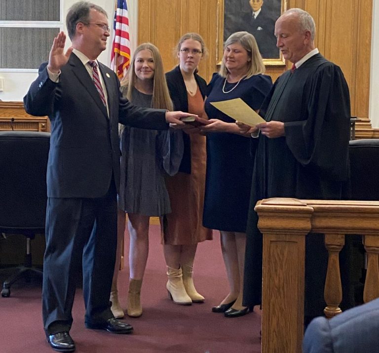 Judge Paul Holcombe Takes Oath For Superior Court Seat – JoCo Report