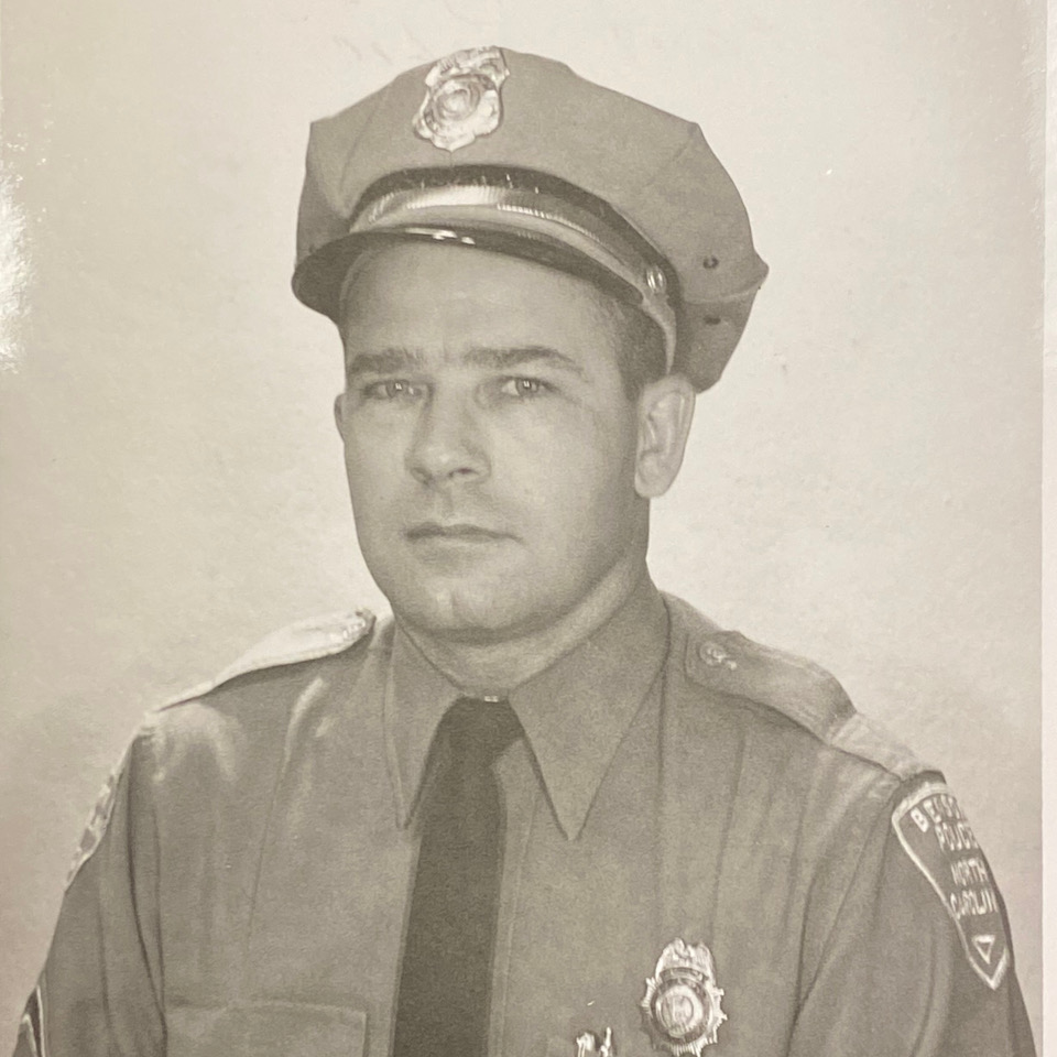 Woodall Family Donates Benches For Benson Town Hall | JoCo Report