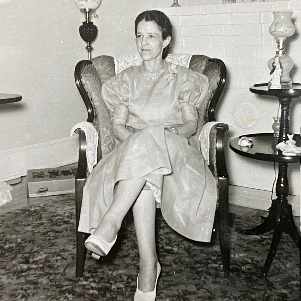 Woodall Family Donates Benches For Benson Town Hall | JoCo Report