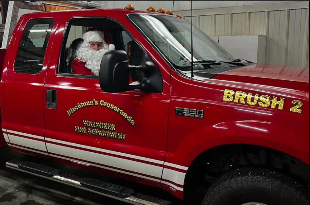 Blackman’s Crossroads Fire Department Gives Santa A Ride – JoCo Report