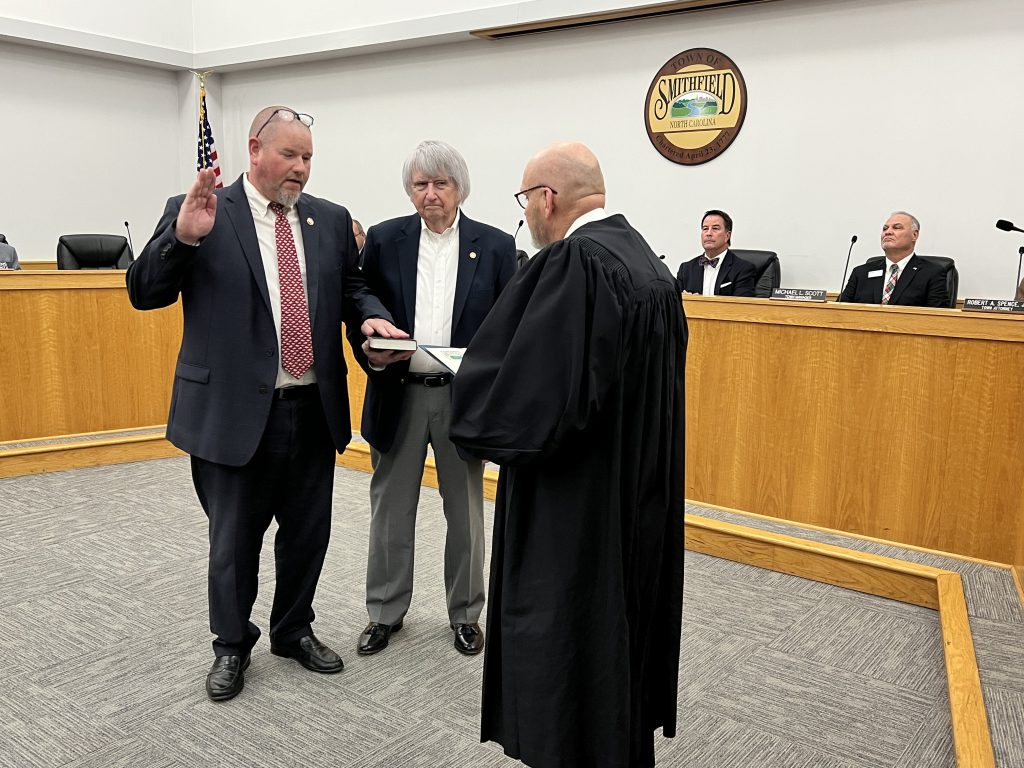 Smithfield Mayor, Councilmen Receive Oaths Of Office – JoCo Report