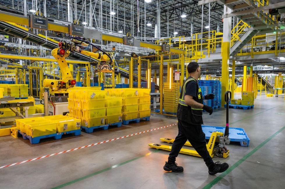 Amazon Opens Smithfield Facility, Bringing 1,000 New Jobs – JoCo Report