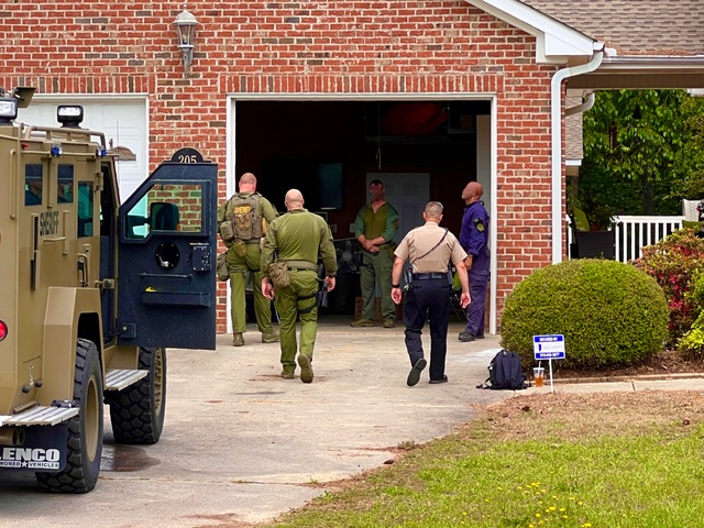 JCSO Narcotic Agents Execute Search Warrant – JoCo Report
